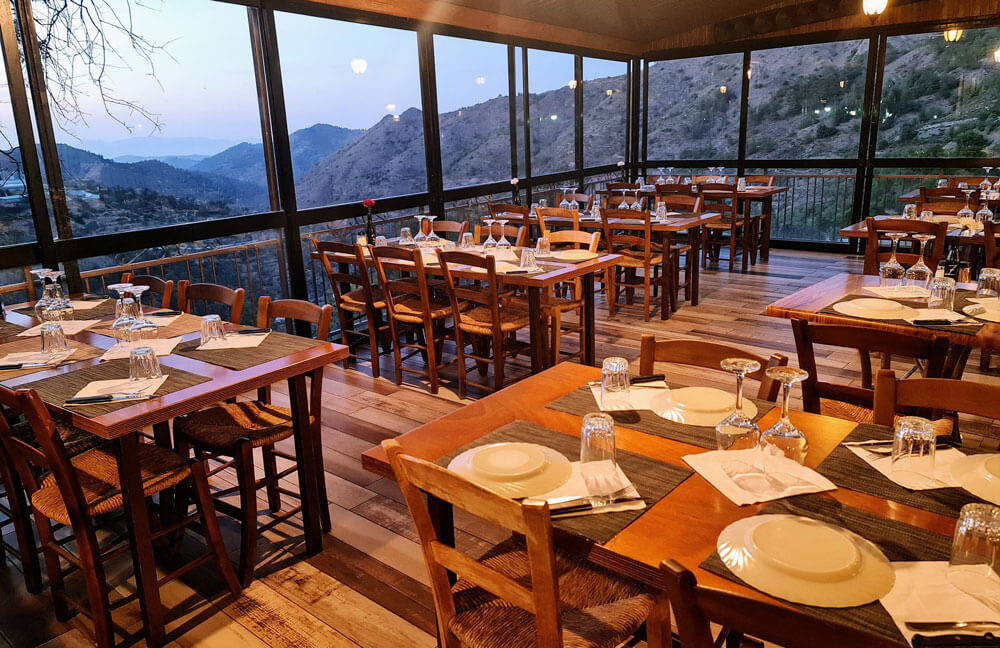 Home | Perneia Restaurant & Rooms